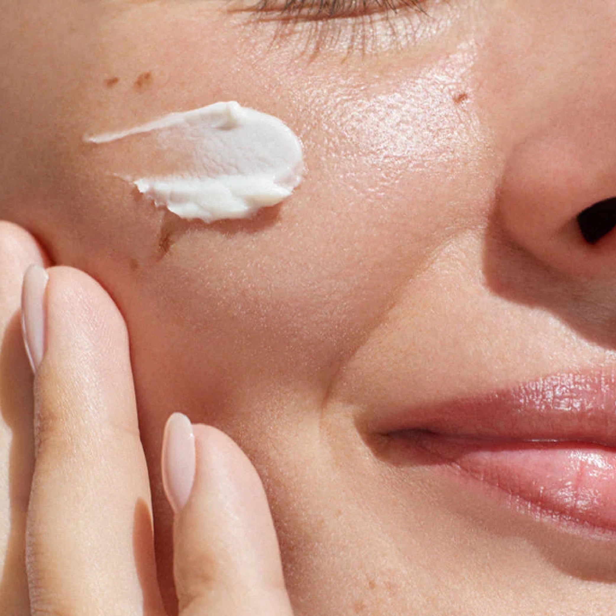 Understanding Accutane skin dryness and your skin’s journey - Context Skin
